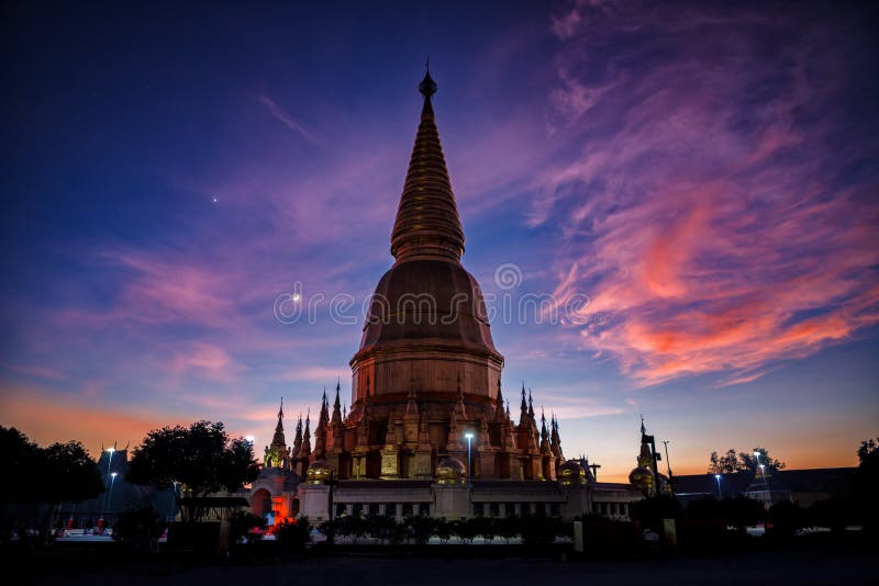 Beautiful Sky Sunset Time on Wat Phra Bat Huay Tom Stock Photo - Image ...