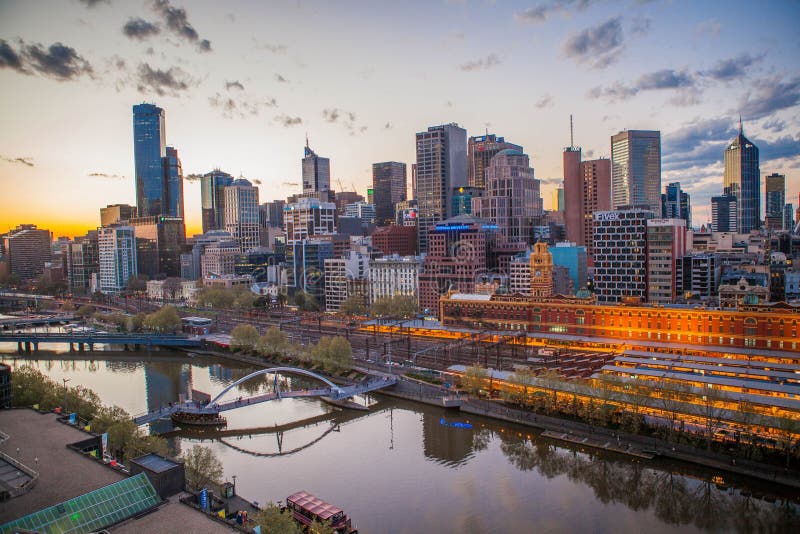 Beautiful Skyline of Melbourne with the Yarra River in the Evening ...