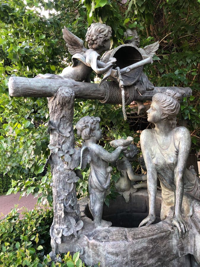 The Statue Of Angels On Square Of Miracles In Pisa, Italy Stock Photo ...