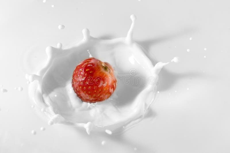 Beautiful Strawberry Splash Stock Photo - Image of healthy, diet: 7559804
