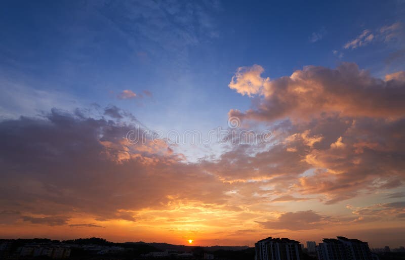 Beautiful Sunset with Dramatic Cloud Stock Photo - Image of cloud ...
