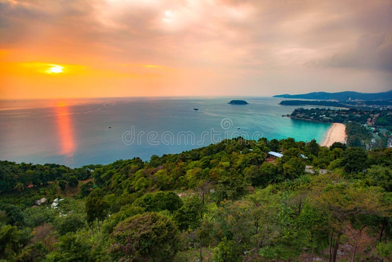 Beautiful Sunset on Island Bay Stock Image - Image of tree, tropical ...