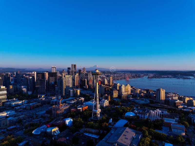 Beautiful Golden Hour Sunset Editorial Photography - Image of space ...