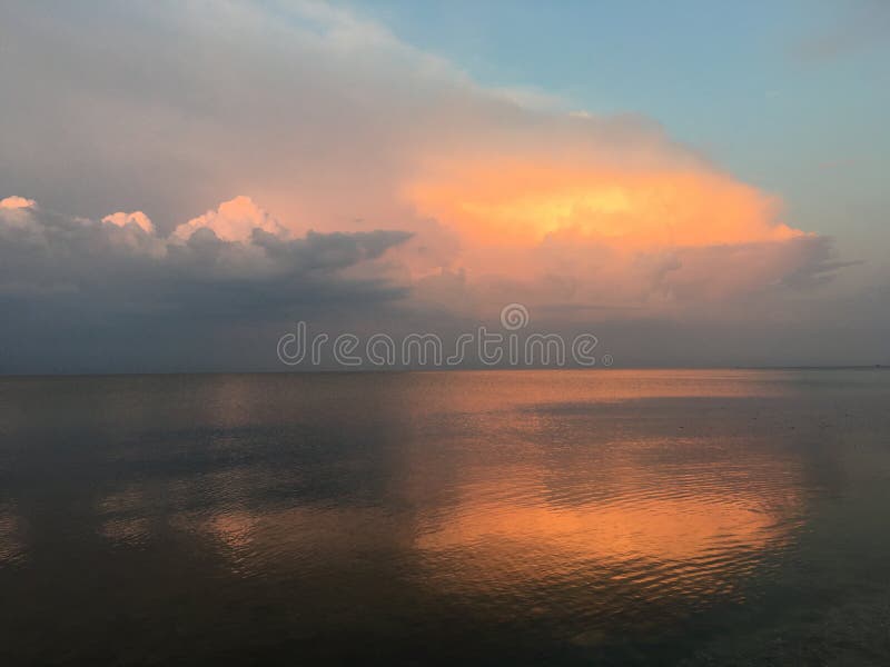 Beautiful Sunset Over Water Stock Image - Image of ocean, horizon: 72389771