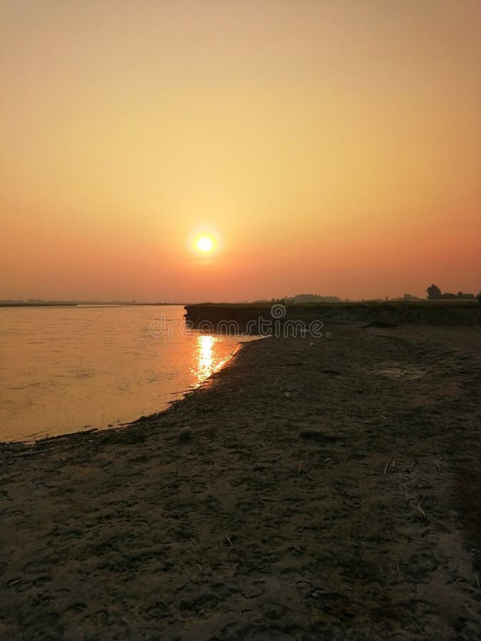 Rapti River In The Morning At Sunrise In The Jungles Of Nepal Chitwan ...