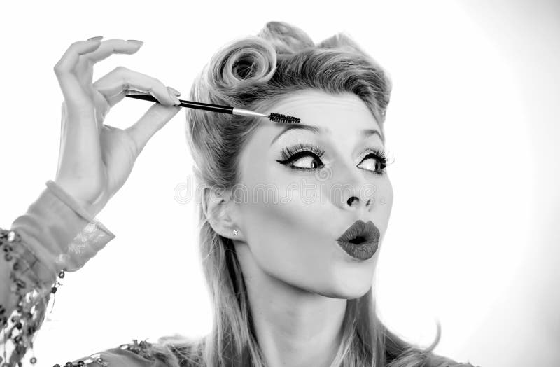 Beautiful Thick Eyebrows, Pin Up. Perfect Eyebrows, Make-up Correction ...