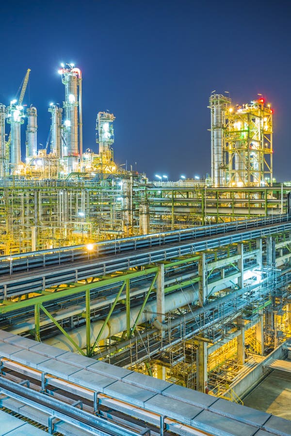 Beautiful Twilight of Refinery Plant Stock Image - Image of metal ...