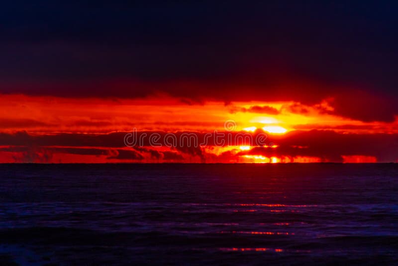 Beautiful View of the Calm Sea Gleaming Under the Sunrays during Sunset ...