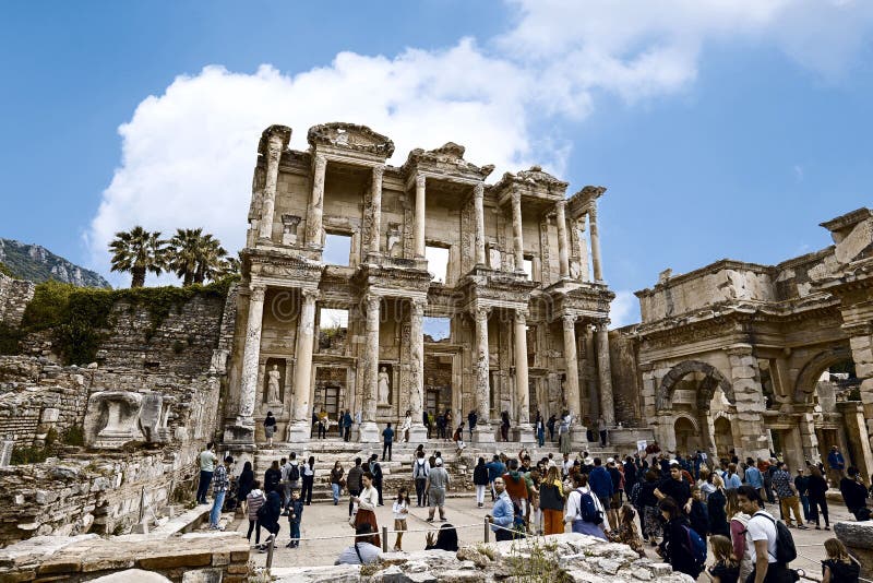 Beautiful View of the Crowded Ancient Library of Celsus, in Ephesus ...