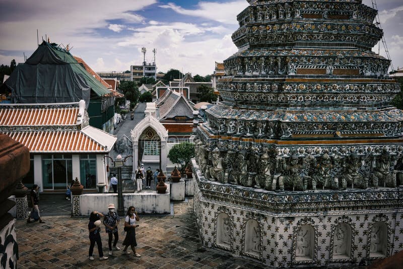 Beautiful View of Wat Arun Temple in Bangkok Editorial Stock Image ...