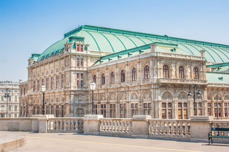 Wiener Staatsoper (Vienna State Opera) in Vienna, Austria Stock Image ...