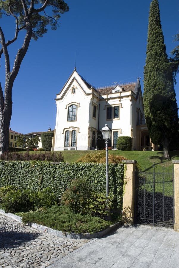 Beautiful villa stock image. Image of italy, lake, holiday - 19661331