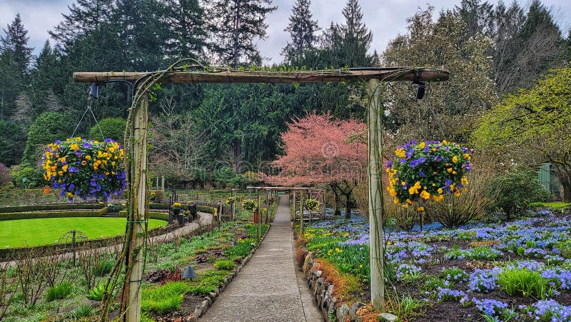Beautiful Walkway and Garden Landscape in a Park Stock Image - Image of ...
