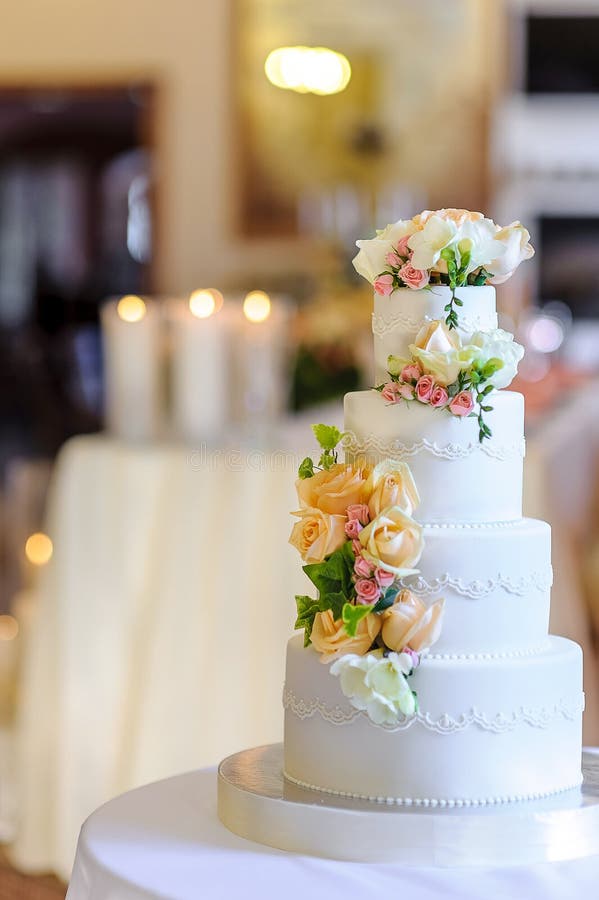 Beautiful Wedding Cake, Close Up of Cake and Blur Background, Se Stock ...