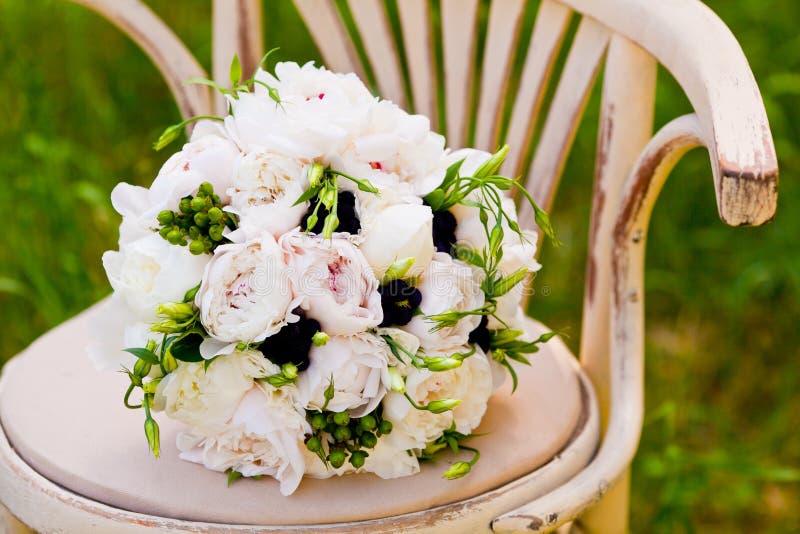 Beautiful wedding flowers stock photo. Image of accessories - 41940588