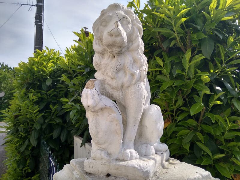 A beautiful statue stock image. Image of white, statue - 146418849