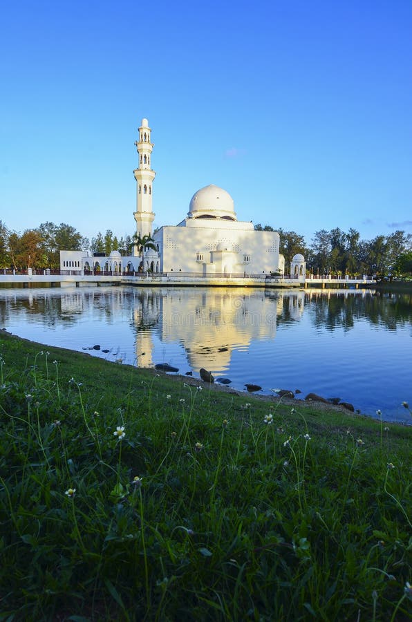 Beautiful White Mosque with Reflection in the Lake during Clean Stock ...