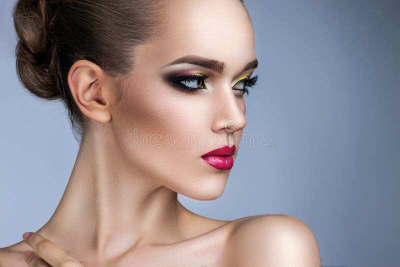 Beautiful Woman with Bright Makeup Stock Photo - Image of eyeshadow ...