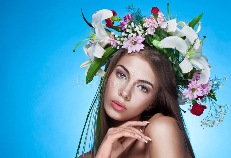 Model Girl with Red Roses Flower Wreath and Fashion Makeup. Flowers ...