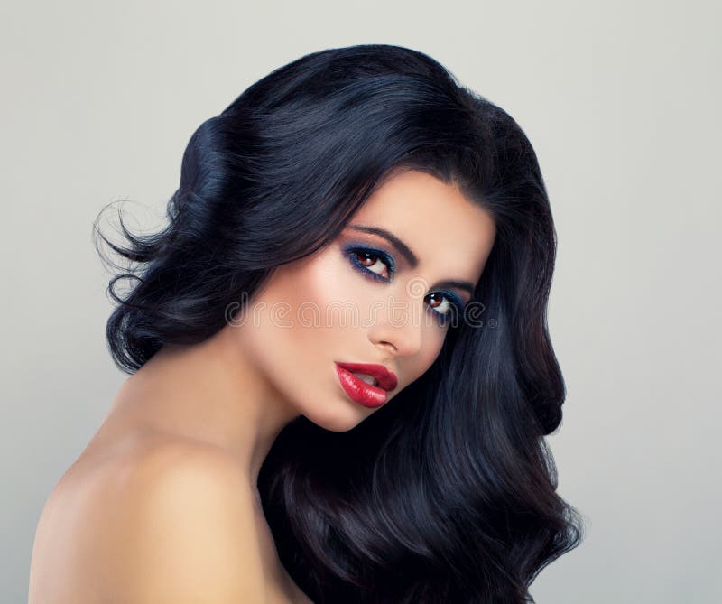 Beauty Fashion Portrait Of Glamorous Brunette Woman Healthy Skin Wavy