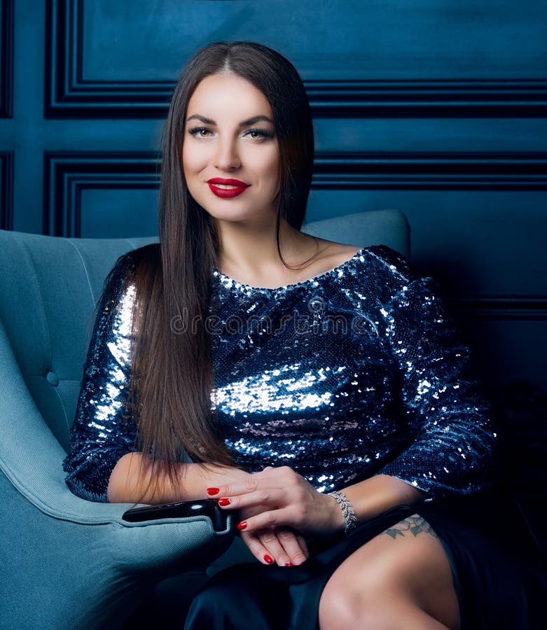 Beautiful Young Brunette Woman Stock Image - Image of donfidence ... Beautiful Young Brunette Woman Stock Image - Image of donfidence ...