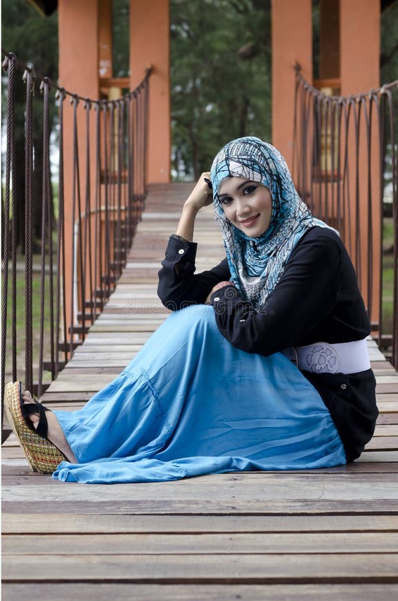 Beautiful young muslimah stock image. Image of malay - 23086371