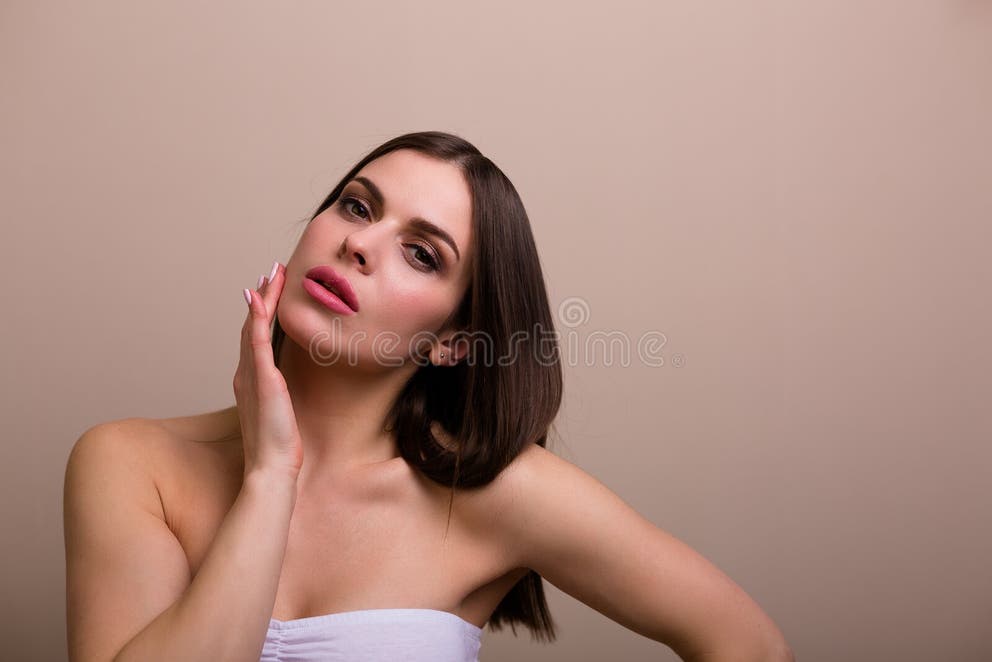 Woman in a white bandeau stock image. Image of haircare - 109653473
