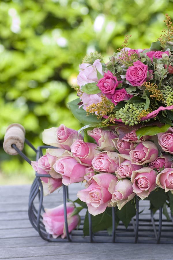 Beautifull Pink Roses Bouquet in a Basket Stock Image - Image of basket ...