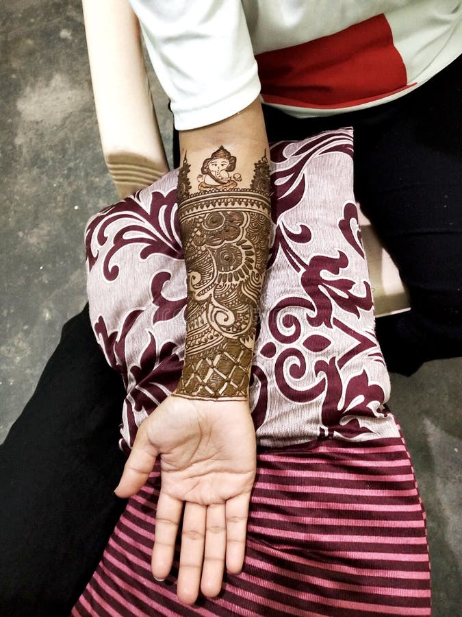 Beautifully Decorated Indian Hands with Mehandi Stock Image - Image of ...