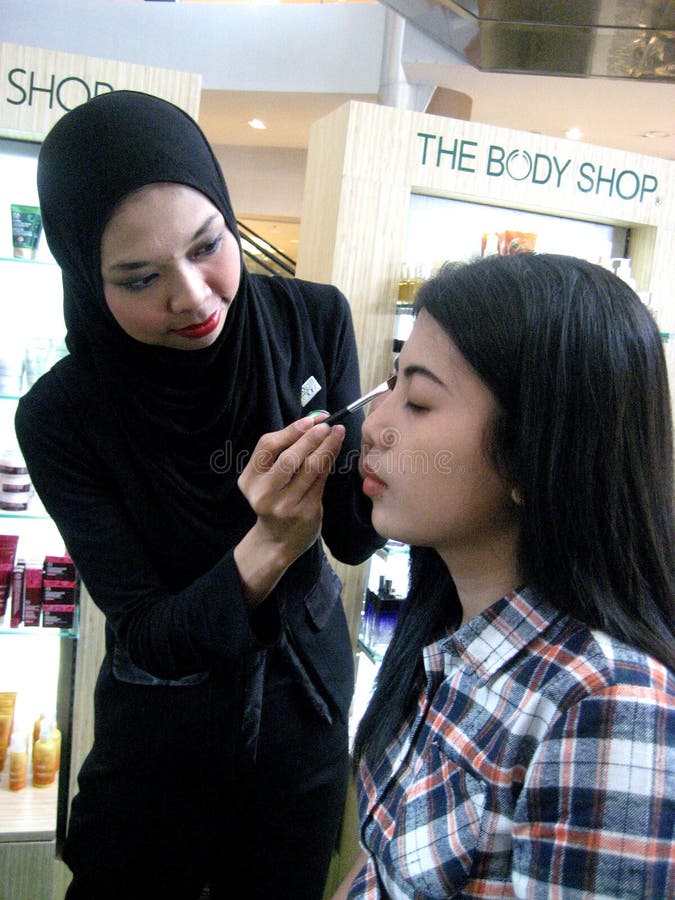 Beauty advisor editorial photography. Image of cosmetics - 67319057