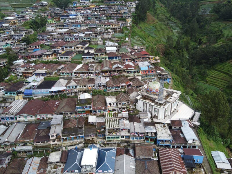 The Beauty of the Architecture of the Arrangement of Terraced Houses of ...