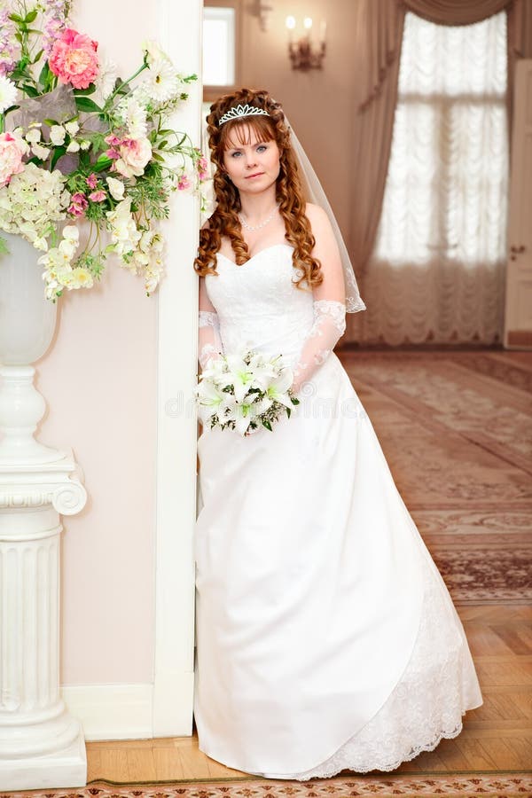 Beauty bride with flowers stock photo. Image of crowned - 25619726