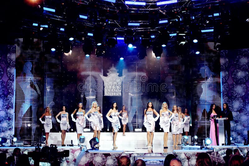 Beauty contest editorial photo. Image of costume, event - 4505751