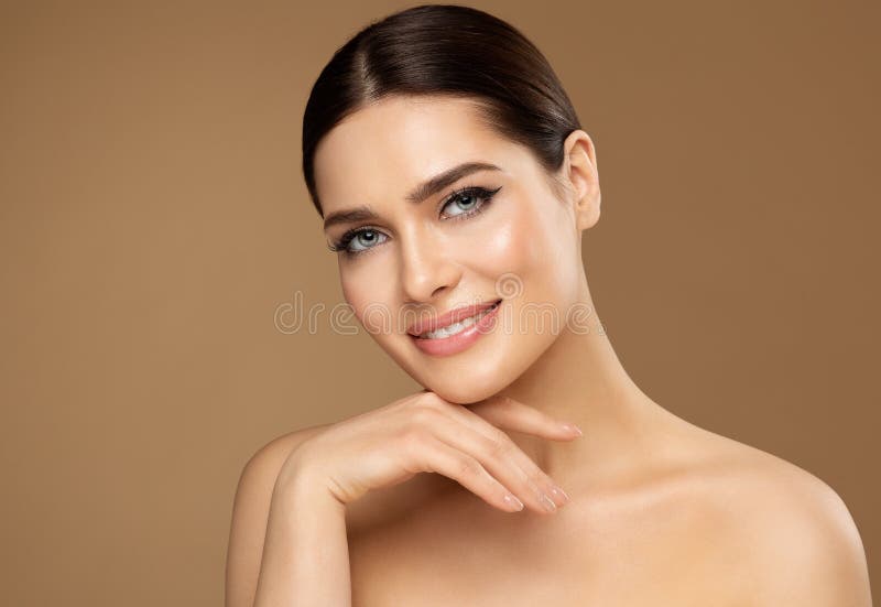 Smiling Beauty Model Perfect Eye Make Up And Nude Lipstick Glamour