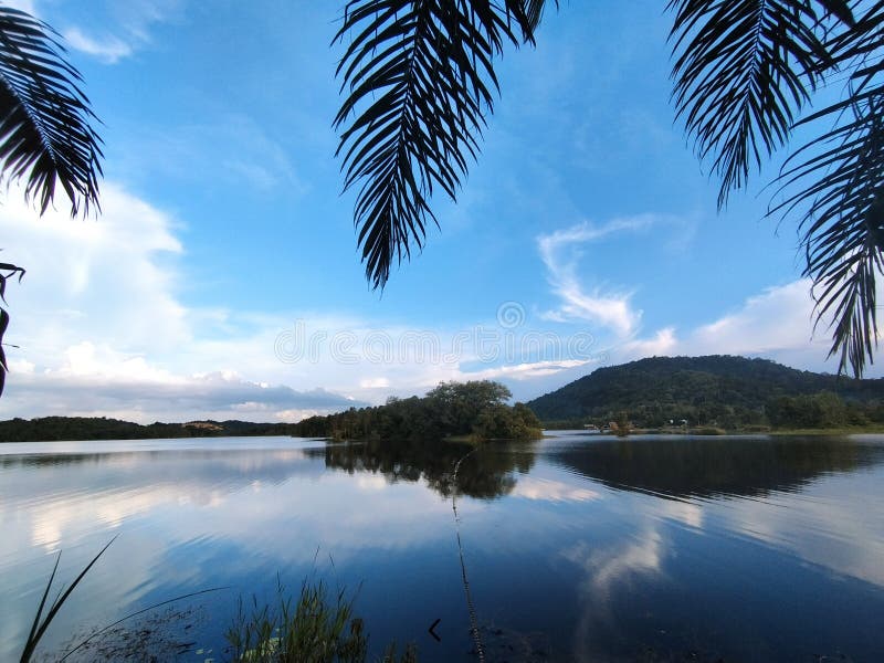 The Beauty Lake is Reflected by the Blue Sky Stock Photo - Image of ...