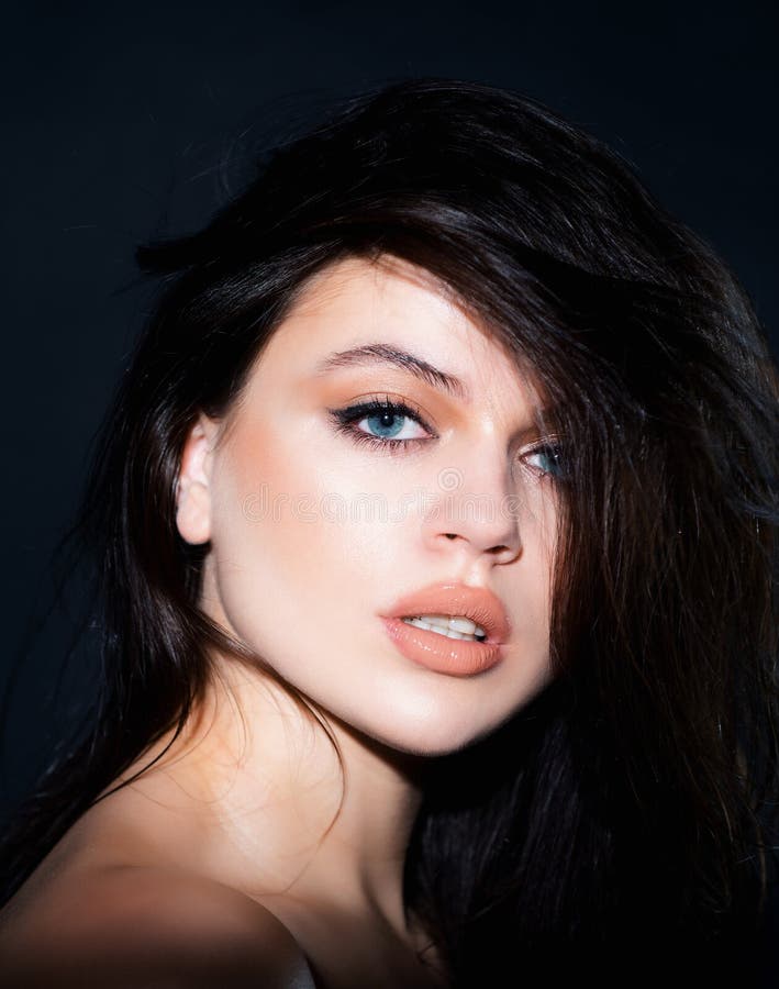 Sensual Woman With Perfect Skin And Makeup Skincare Makeup Cosmetics