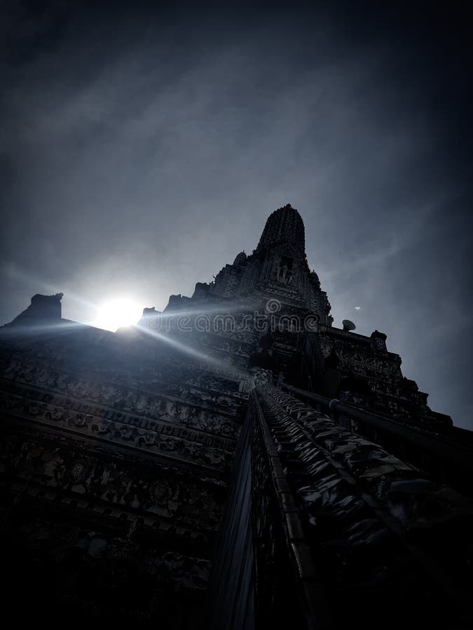 The Beauty of the Temple Under the Sun Stock Image - Image of statue ...