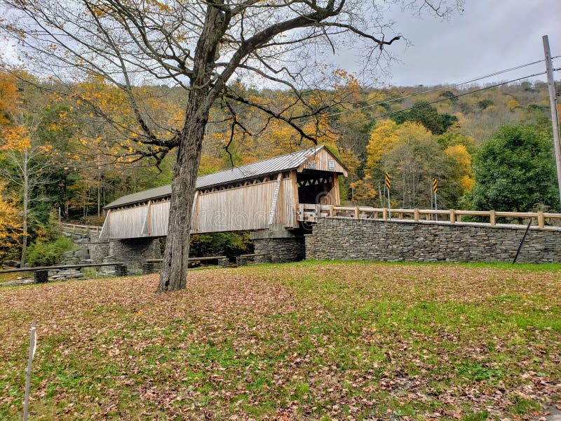 Beaverkill Covered Bridge stock image. Image of autumn - 135803719