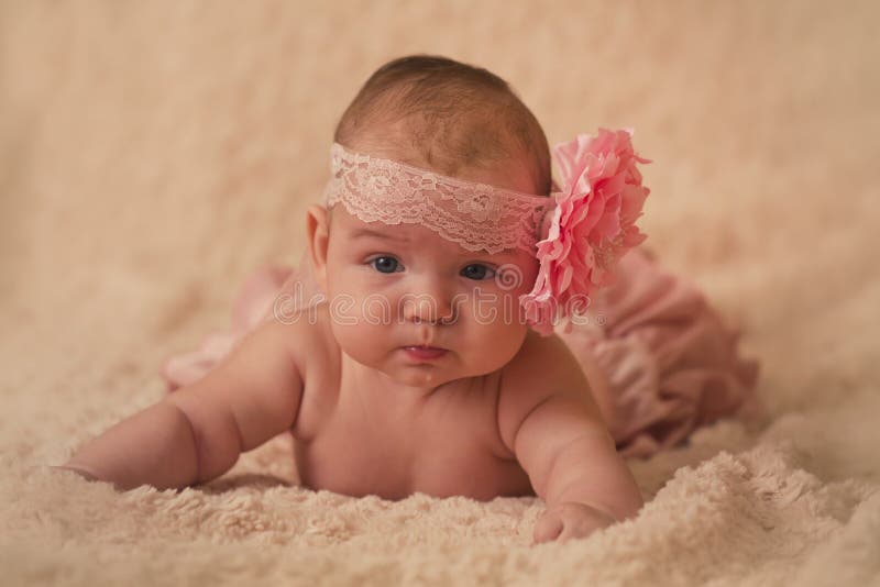 Bebé foto de archivo. Imagen de infante, feliz, poco - 25067352