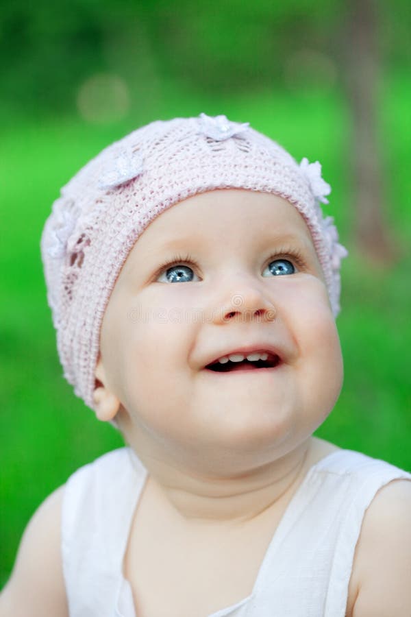 Bebé imagen de archivo. Imagen de infante, bebé, divertido - 25942295