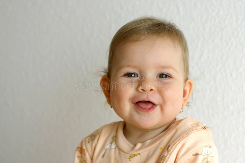 Bebé de risa foto de archivo. Imagen de riéndose, familias - 1625602