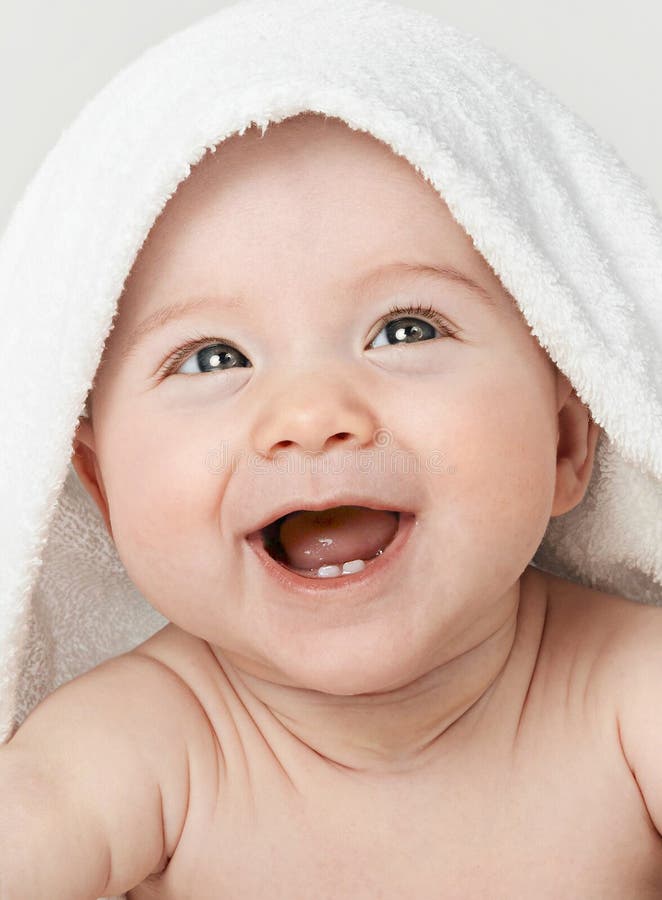 Bebé joven sonriente foto de archivo. Imagen de sonriente - 26010222