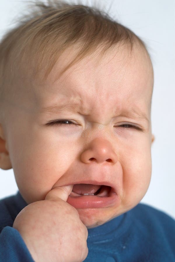 Bebé gritador imagen de archivo. Imagen de irritable, quisquilloso ...