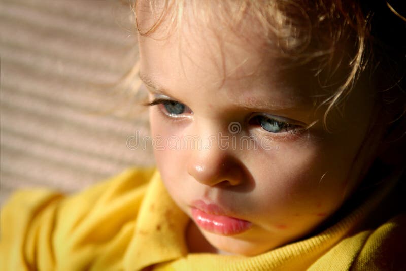 Bebê triste de grito foto de stock. Imagem de gritar, infeliz - 6267592
