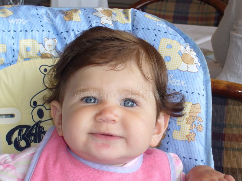 Bebé feliz foto de stock. Imagem de amor, divertimento - 1421342
