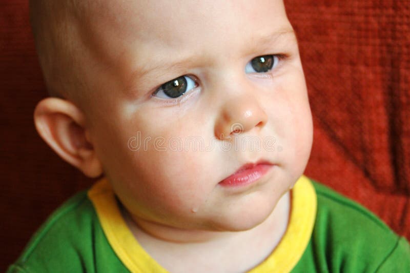 Bebê triste de grito foto de stock. Imagem de rasgos, bebê - 6267564