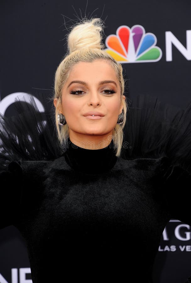 Bebe Rexha редакционное стоковое фото. изображение насчитывающей ...