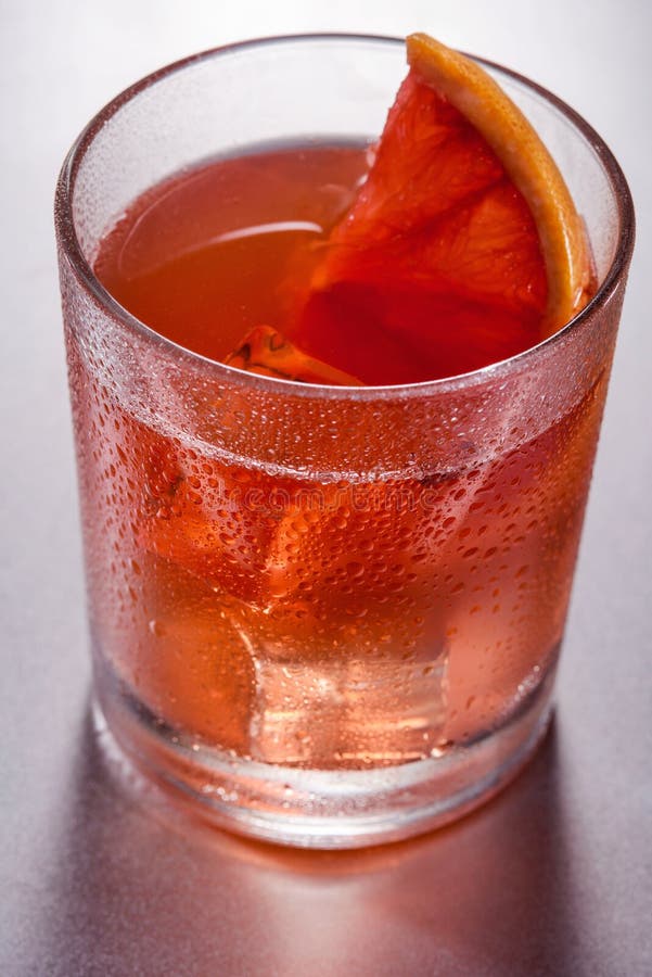 Bebida Con Sabor a Fruta Del Alcohol Imagen de archivo - Imagen de ...