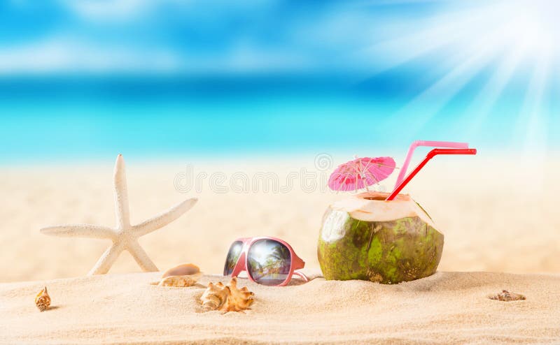 18,733 Fruta Del Coco En Verano En La Playa Fotos de stock - Fotos ...