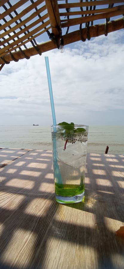 Bebida Refrescante De Oceano Foto de Stock - Imagem de refrescar ...